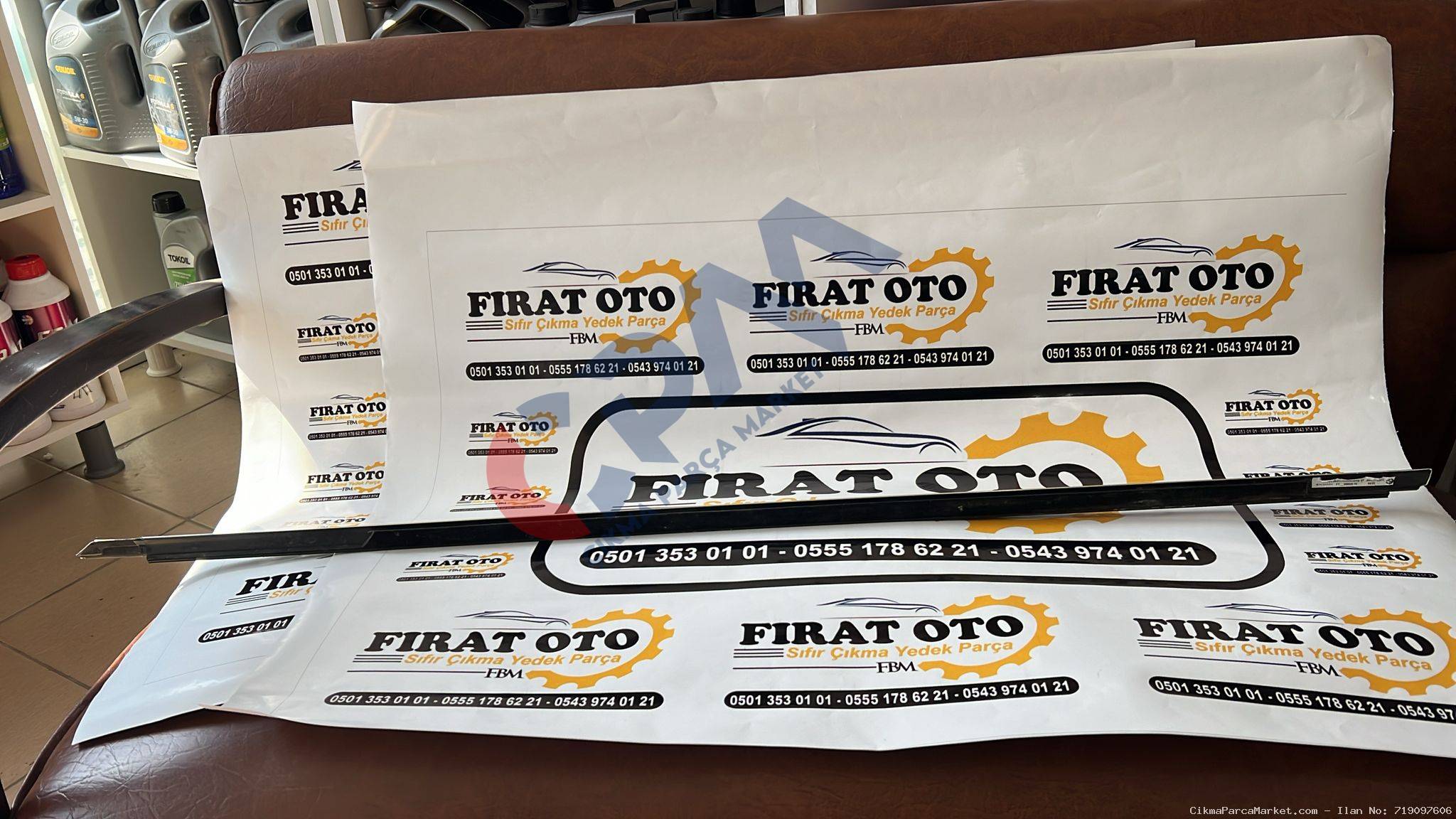 BMW 5 Serisi F10 Sağ Ön Kapı Çıtası 51337182276 7182276