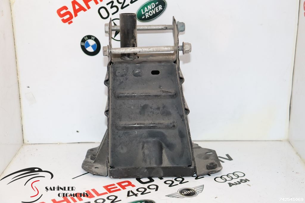 Çıkma Parça Market - Tampon Demir Braketi