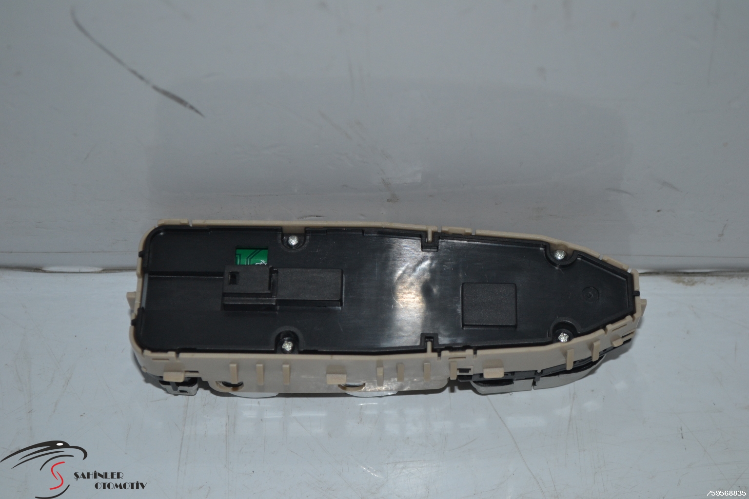 Mercedes C Serisi A205 W205 Cam Düğmesi A2059056811